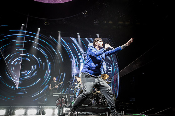 2022年英国演唱会大盘点 — Red Scarf